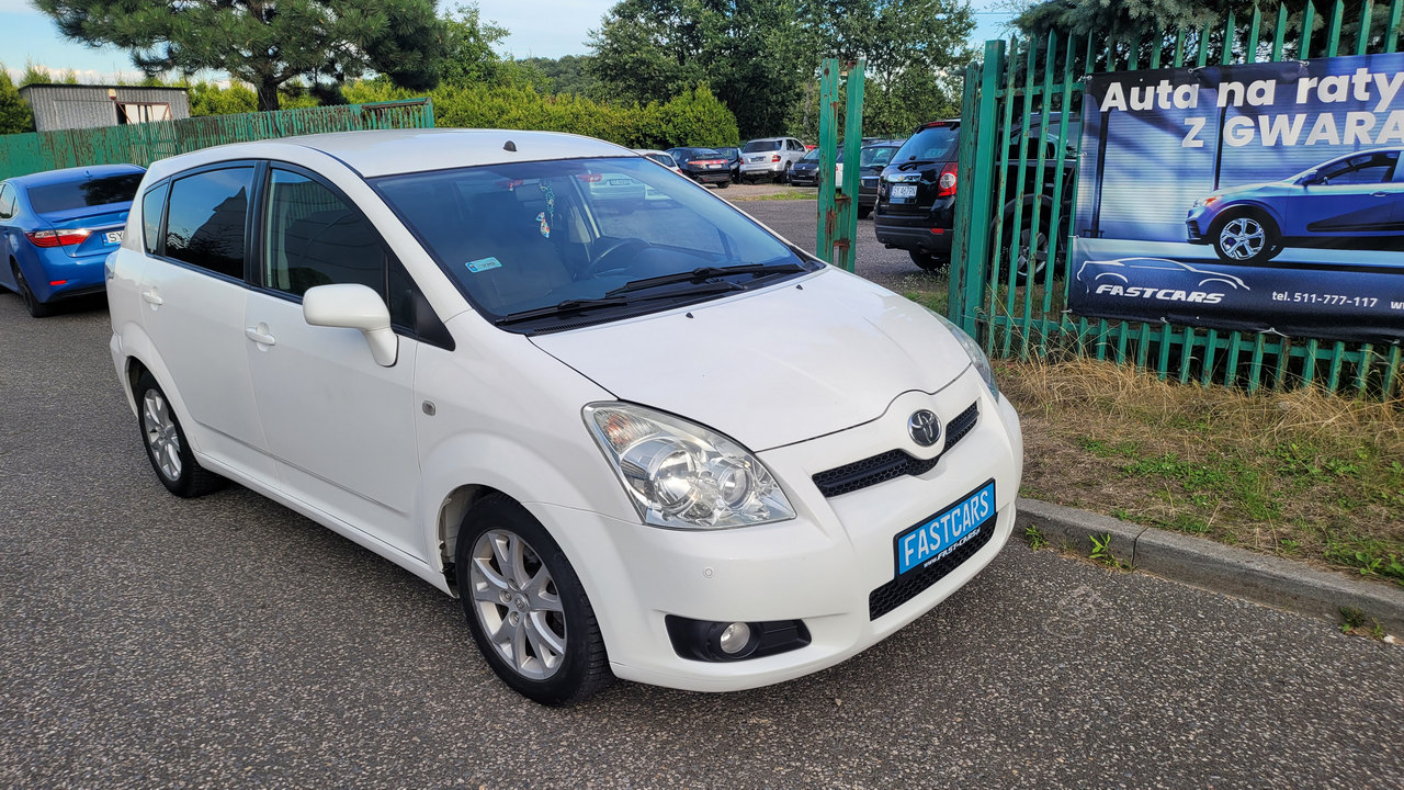 Toyota Corolla Verso 7os biała - FastCars Auta na raty