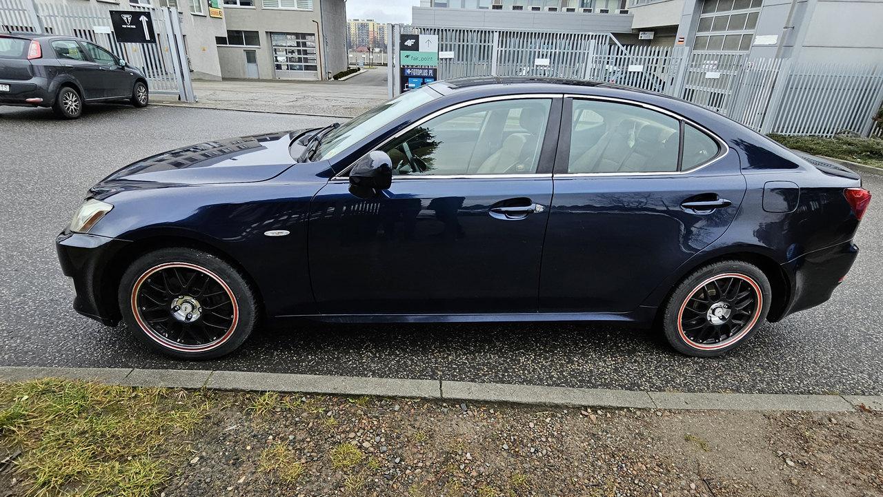 Lexus Is220d granatowy - FastCars Auta na raty